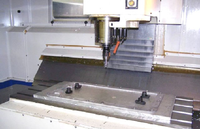 CNC VERTICAL MACHINING CENTERS: DAEWOO DOOSAN DMV-4020 CNC MILL, FANUC ...